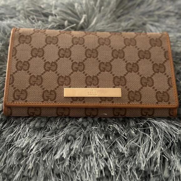 Gucci | Accessories | Gucci Gg Wallet W Kiss Lock | Poshmark
